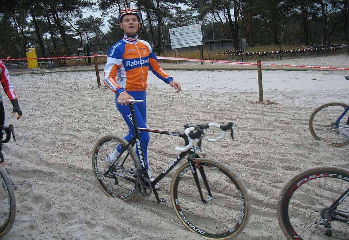 Tour de France voor dummies waarom is de gele trui geel en hoeveel kilo ...